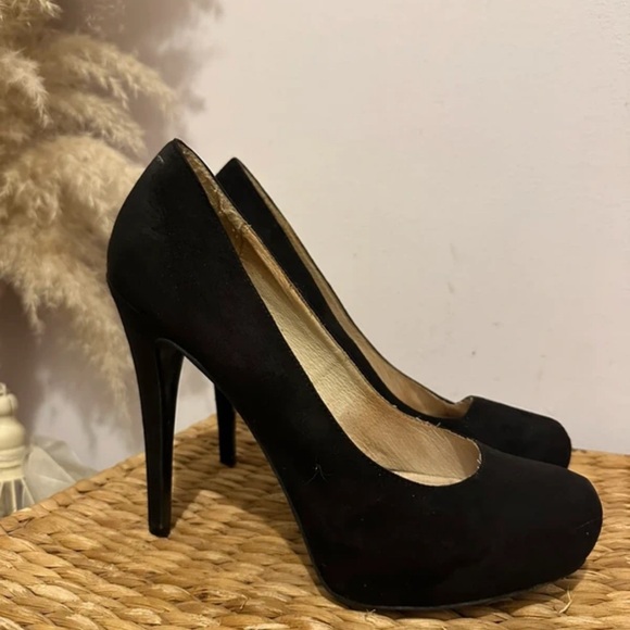 Faith | Shoes | Chic Black Suede Heels | Poshmark